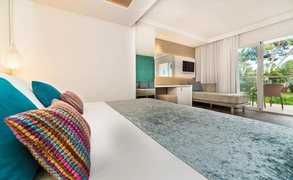 TUI BLUE Tarida Beach in Cala Tarida, Ibiza